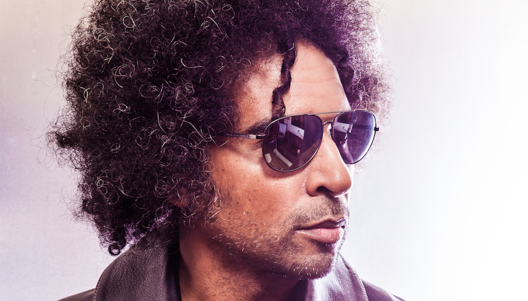 William DuVall Goes It Alone - Support Our Troops - Stomp And Stammer