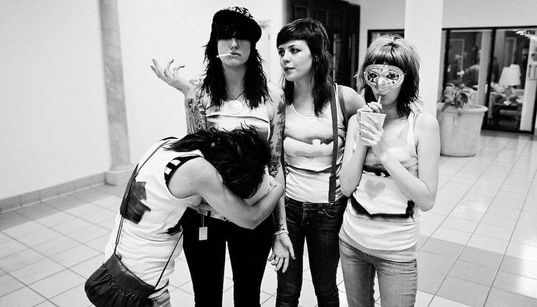 The Coathangers' First Album Repressed with Extras - Support Our Troops ...